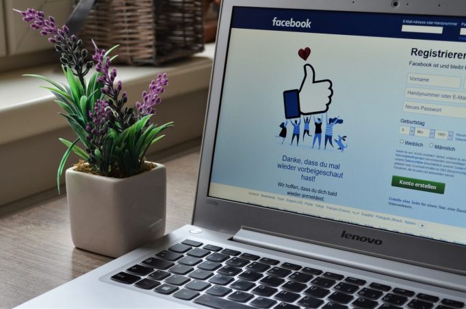 Eight Most Famous Celebs on Facebook 2025 - Exposay 2025