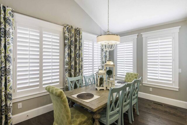 How to Pair Plantation Shutters with Curtains: A Stylish Window Treatment Guide - Exposay 2024